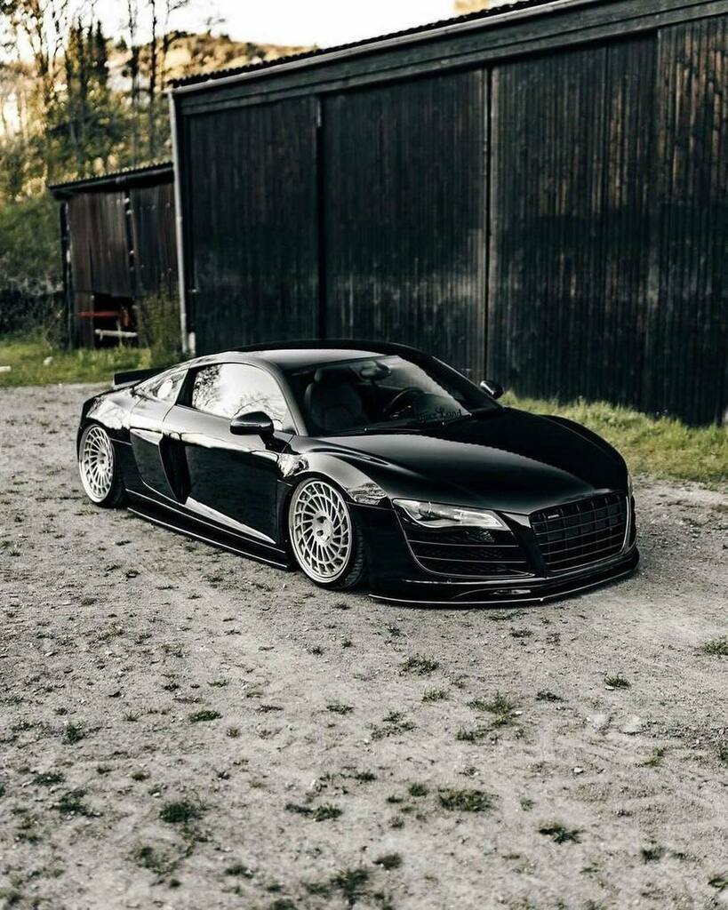 Stanced Audi R8