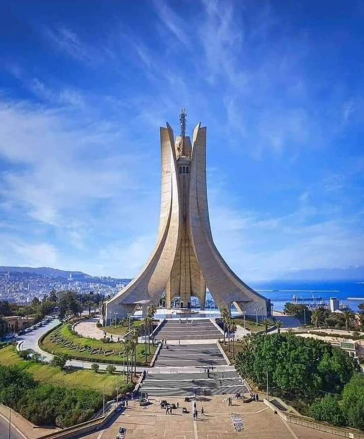 magical and amazing photos /Algeria on Twitter: "monument des martyrs....#Alger...🇩🇿🌲gloire à ...