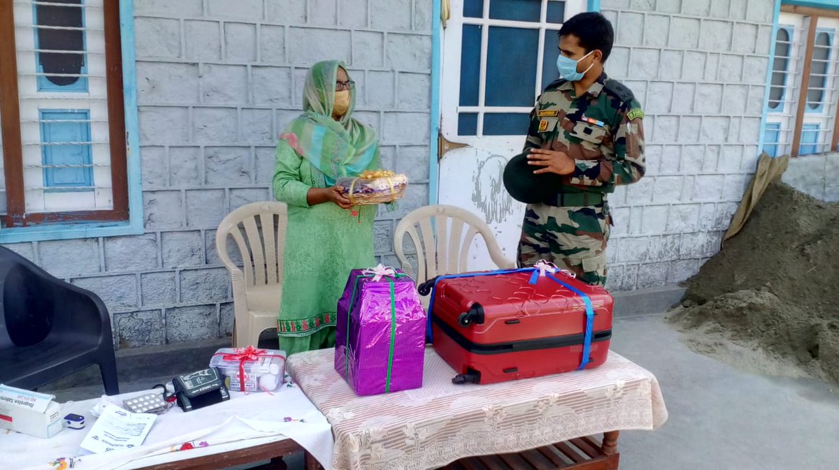 #ม็อบ23สิงหา hashtag on Twitter