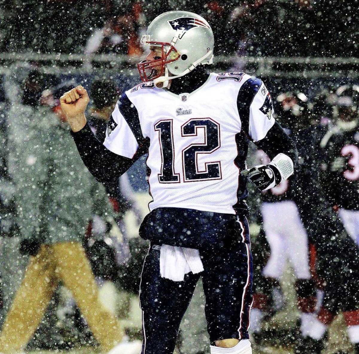 Tom Brady Football Snow Wallpaper