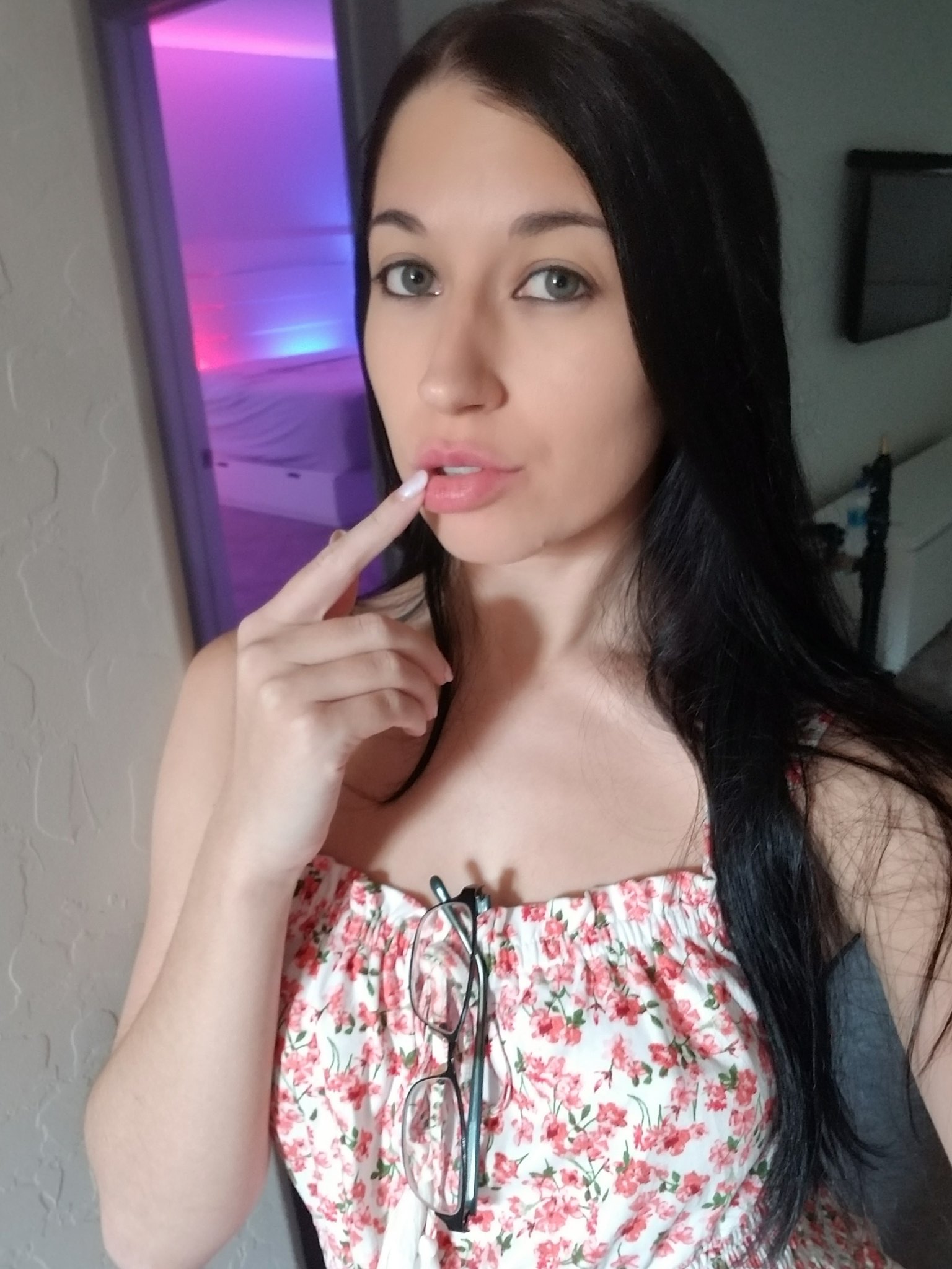 TW Pornstars - 2 pic. Daddy Coal. Twitter. Hope you're having a great day 🥰 Glasses or no ...