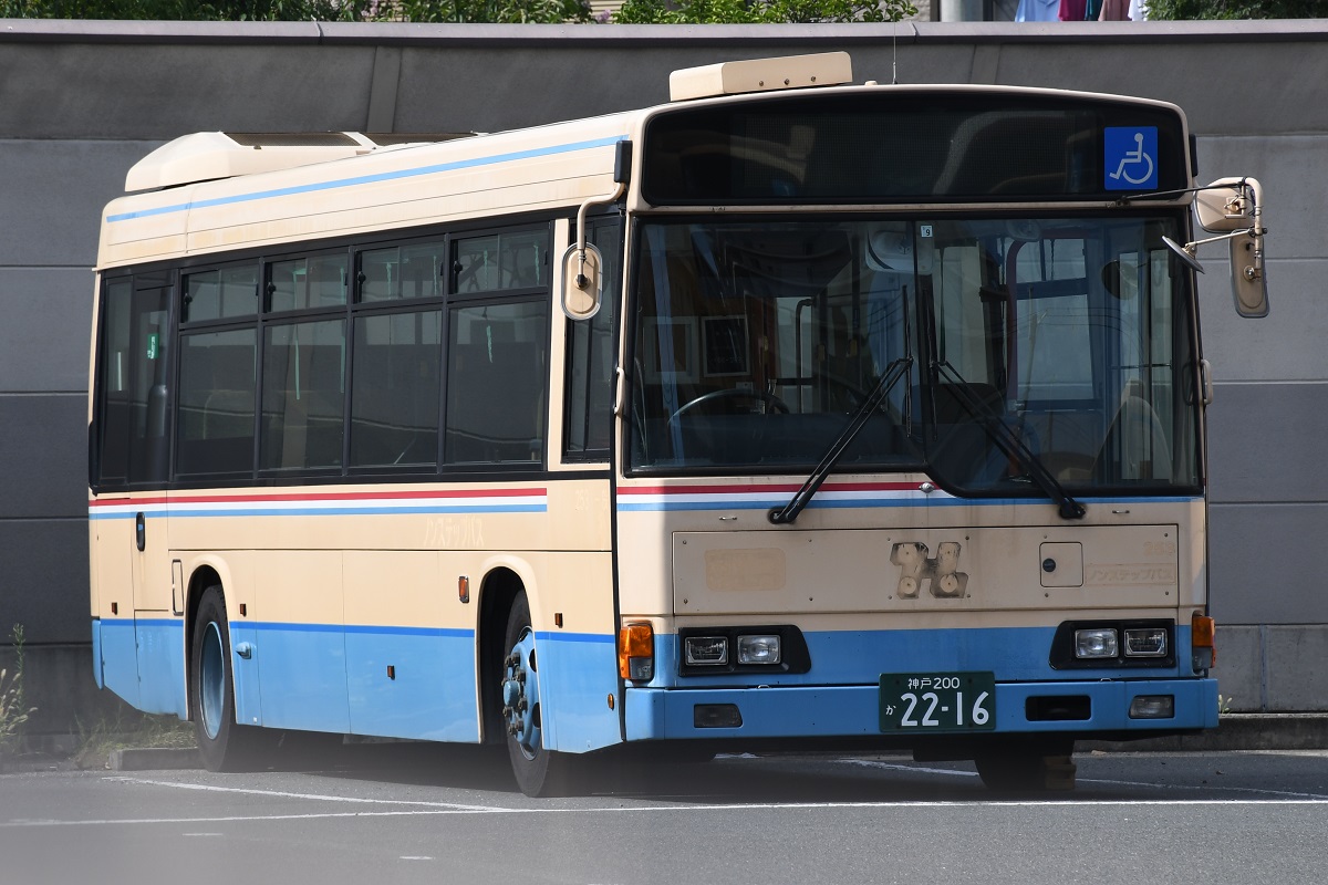 TK14 on Twitter: "2021/8/25/ 阪急バス 252/253/ PK-HR7JPAE 252・253が廃車となり、社名・車番等が消されました。(撮影時、ナンバープレートは ...