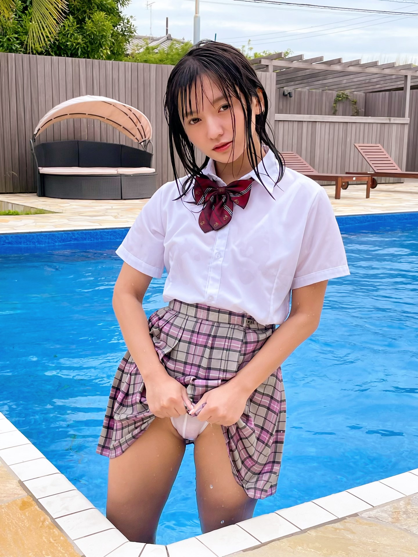 西永彩奈 on Twitter: "\発売まであと1日／ 8/27発売 35thDVD「小さい頃からありがとう」 🌸100RTで次のオフショット🌸 #西永彩奈35thDVDオフショット #にし ...