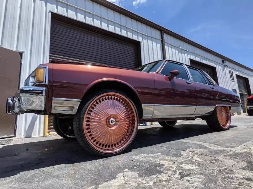 Box Chevy On 28s Dubs