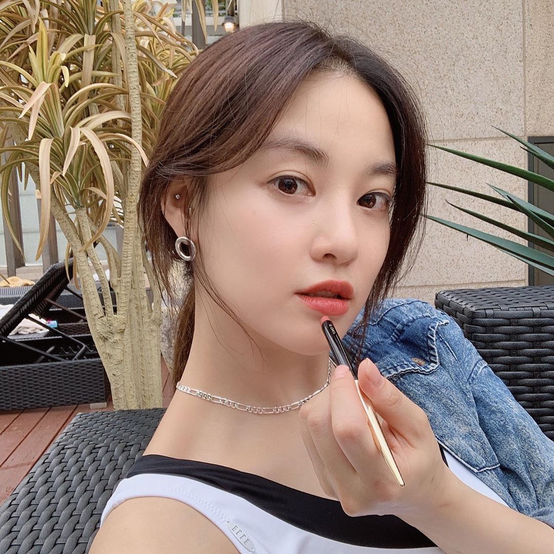 jupal 💛 on Twitter: "[Instagram update] 어제는 밤 수영 오늘은 낮 수영 #엘르수영복 #엘르비치 https://t.co/8K5ne5w72g ...