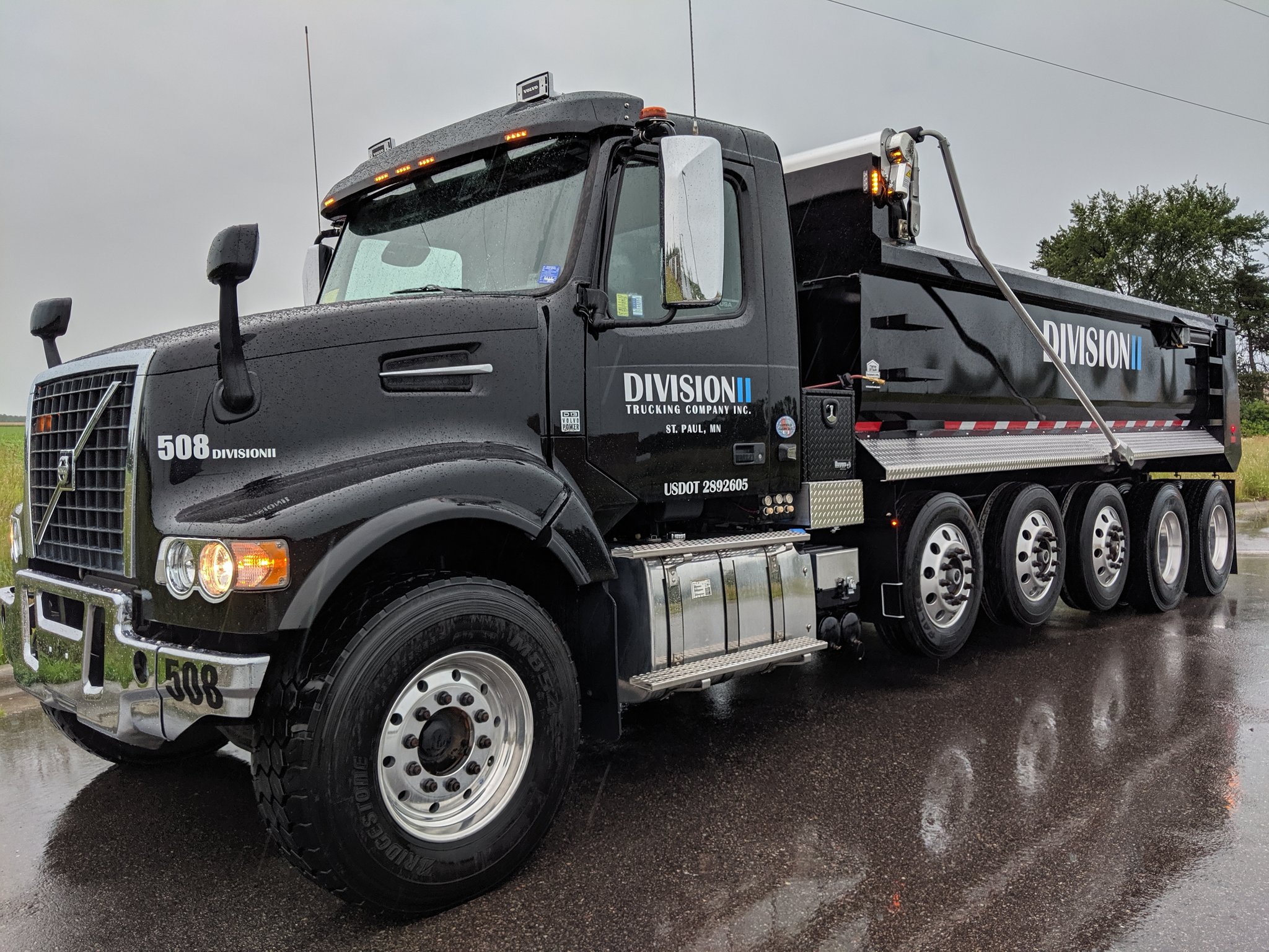 Custom Tri Axle Dump Trucks