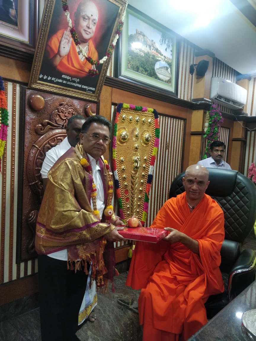 Vishweshwar Bhat on Twitter: "It’s always a great pleasure to meet and interact with Sri ...