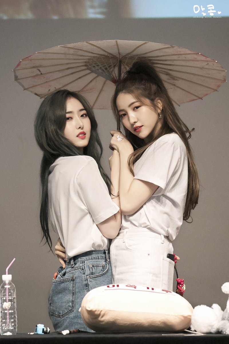 GFRIEND - SoWon 소원 & SinB 신비 at 'Fever Season' fansign 190705 #김소정 #황은비 ...