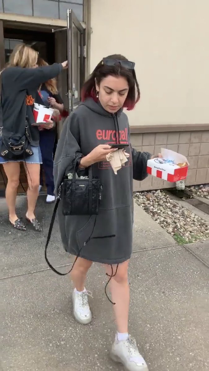 Charli (@charli_xcx) | Twitter Charli (@charli_xcx) | Twitter