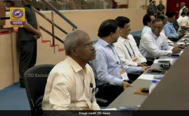 isro Top ISRO scientists and mission directors closely monitor the ...