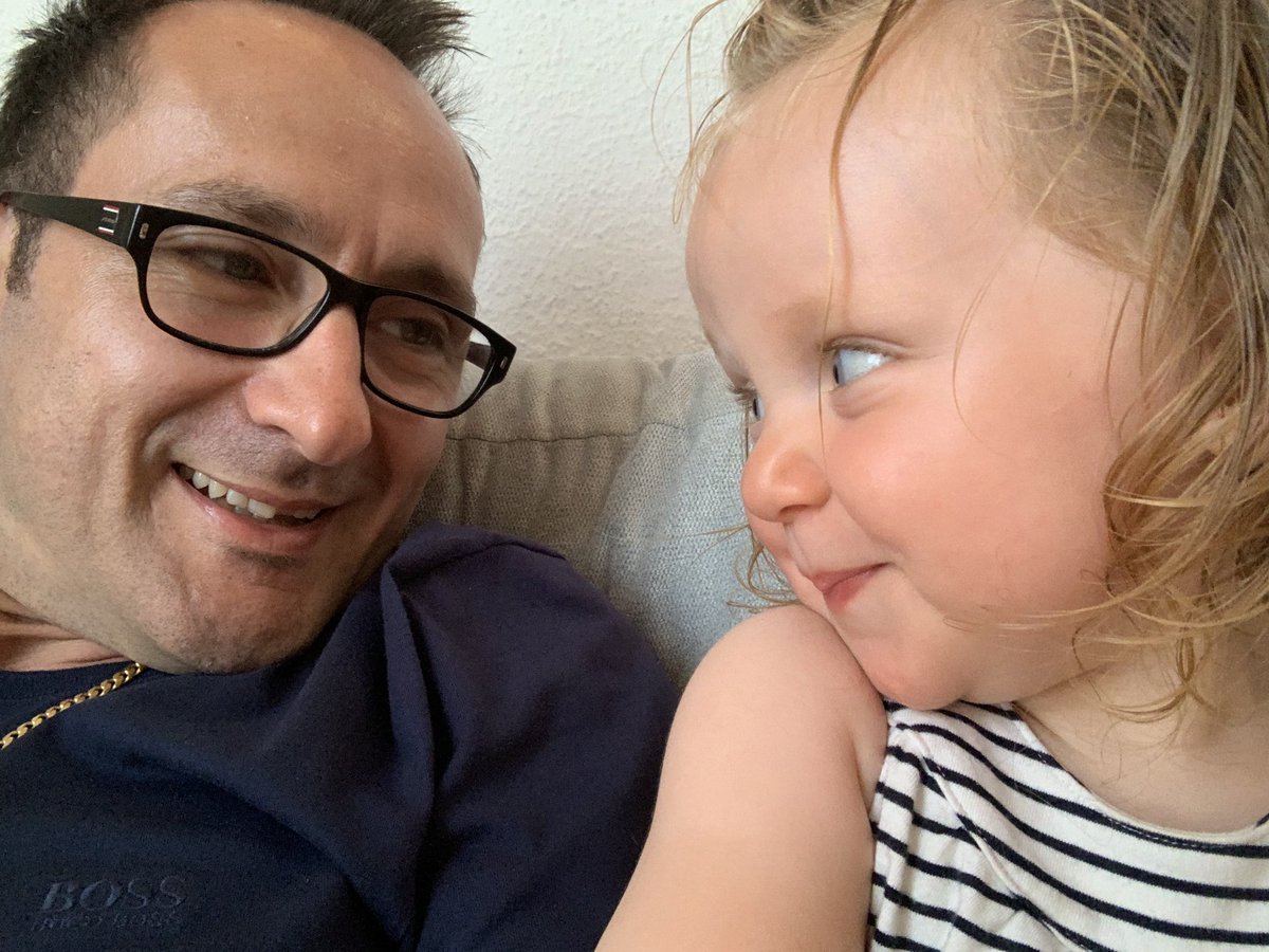 Lisa Fenech's Instagram, Twitter & Facebook on IDCrawl