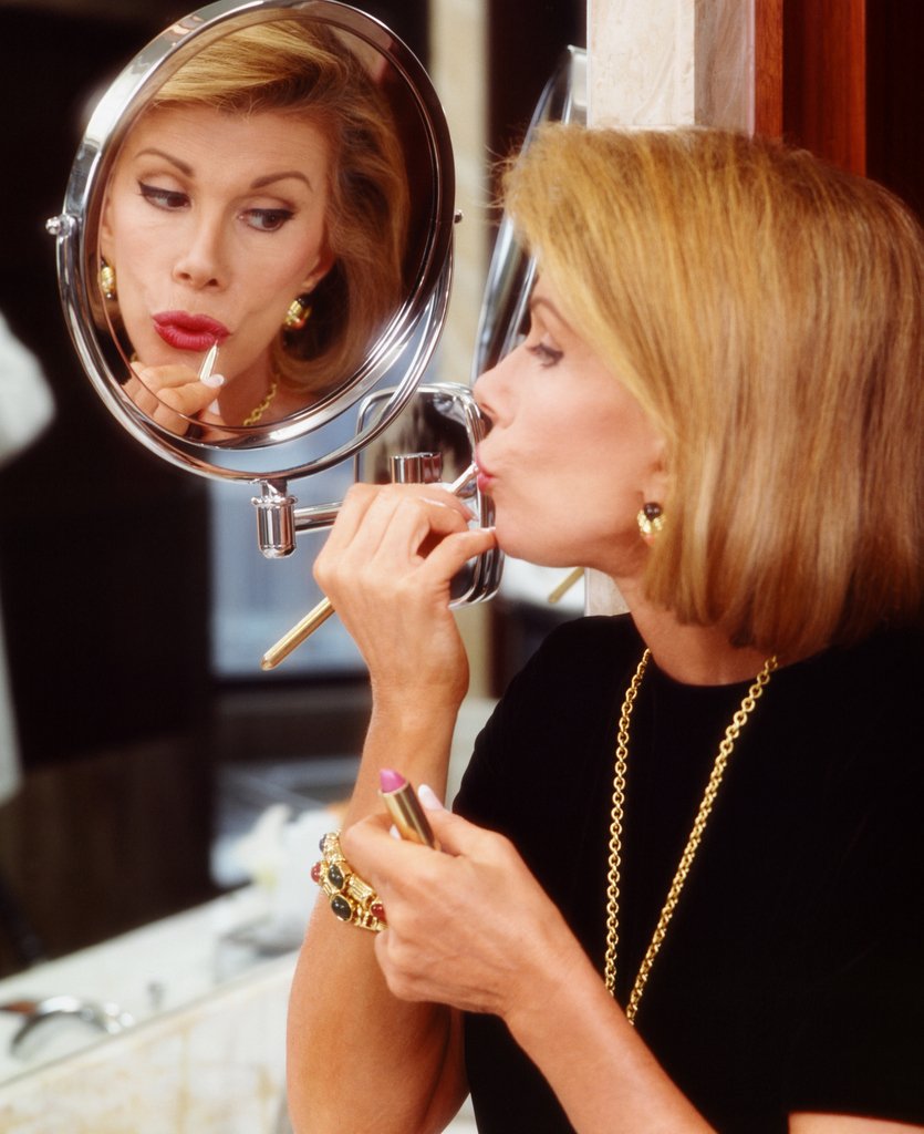 Joan Rivers Smoking 367 Joan Rivers Memorial Service Stock Photos,