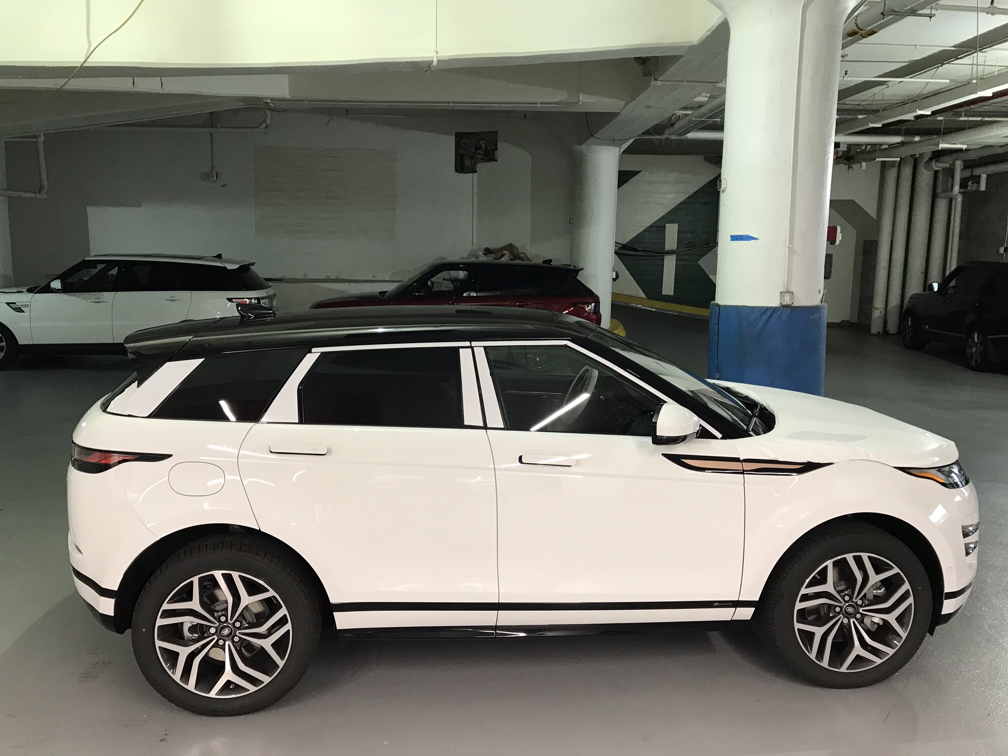 Range Rover Evoque White With Black Roof