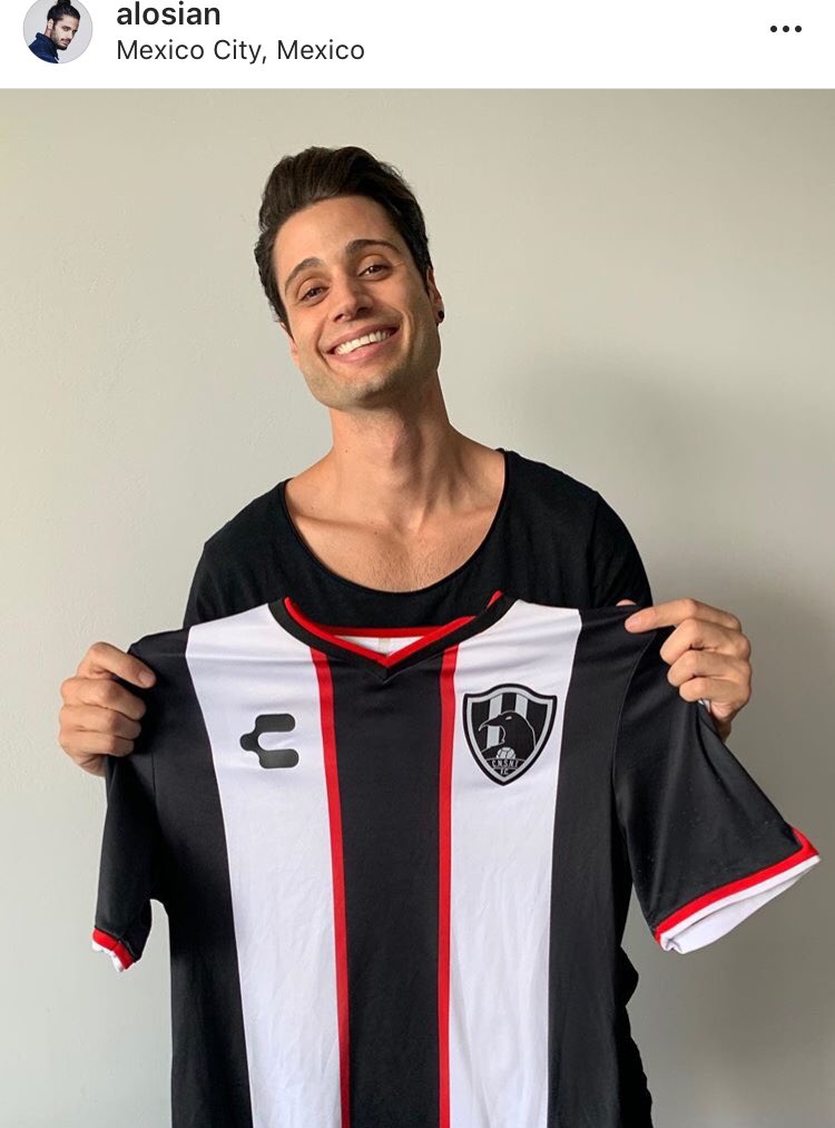 Arriba 58+ imagen club de cuervos aitor actor - Abzlocal.mx