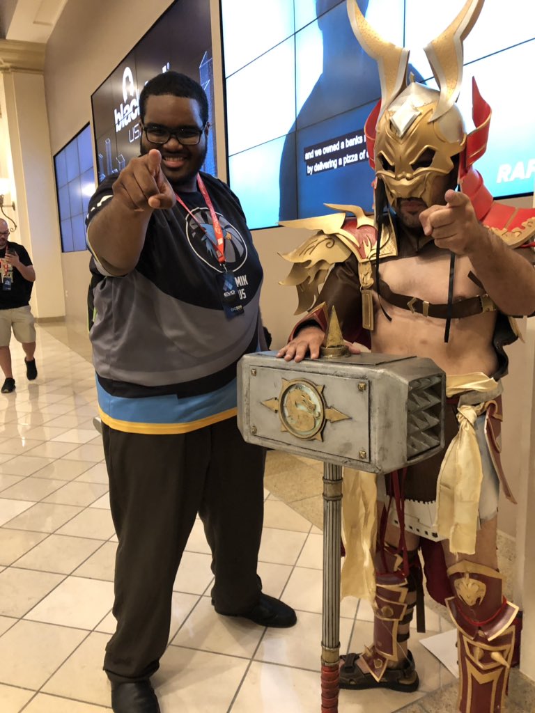 Shao Kahn Cosplay