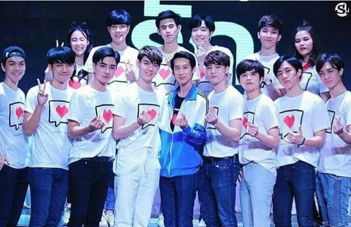 Shwe Yee Linn (@ShweYeeLinn1) | Twitter