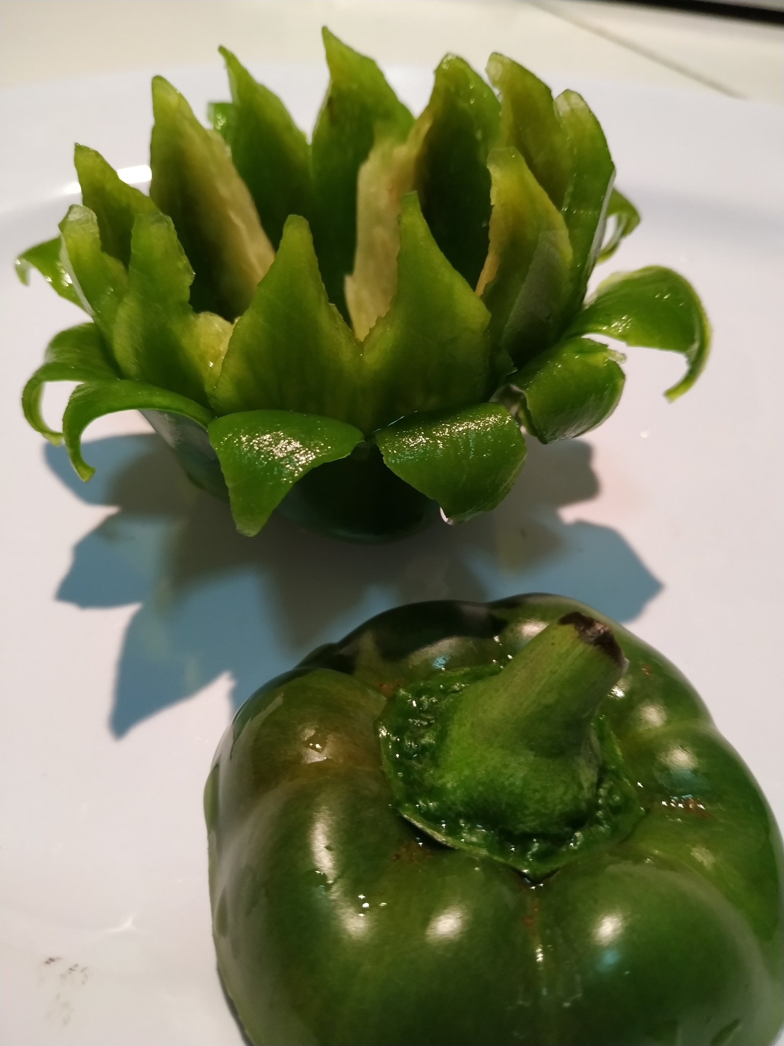 Vegetable Carving With Capsicum