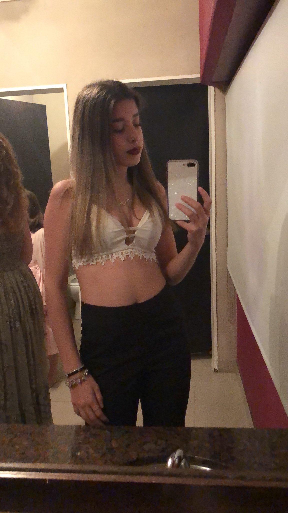 Maca on Twitter: "Ayer estaba re linda🥺 https://t.co/bTUnfh1Ljy" / Twitter