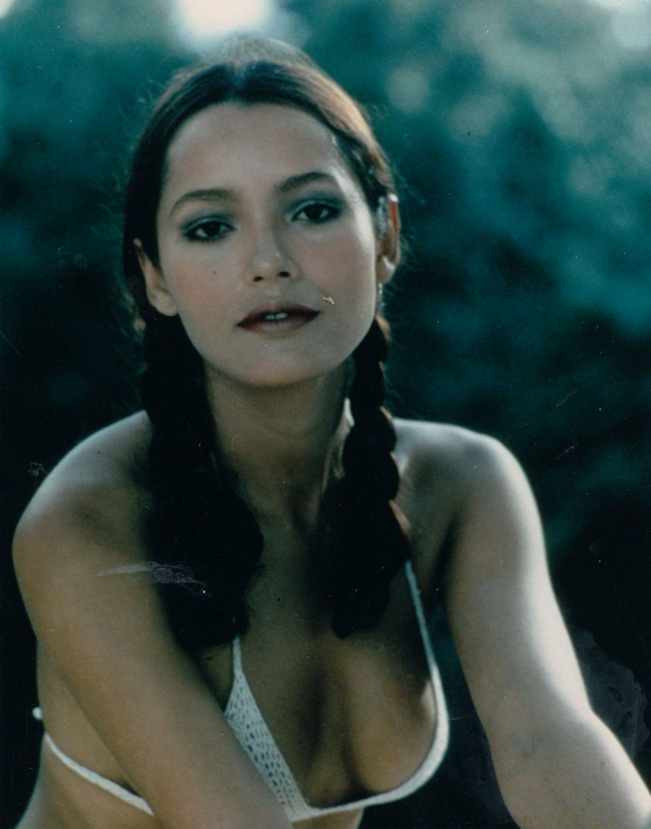 Zoes Feather Boa 19k On Twitter Rt Zoesfeatherboa Barbara Carrera