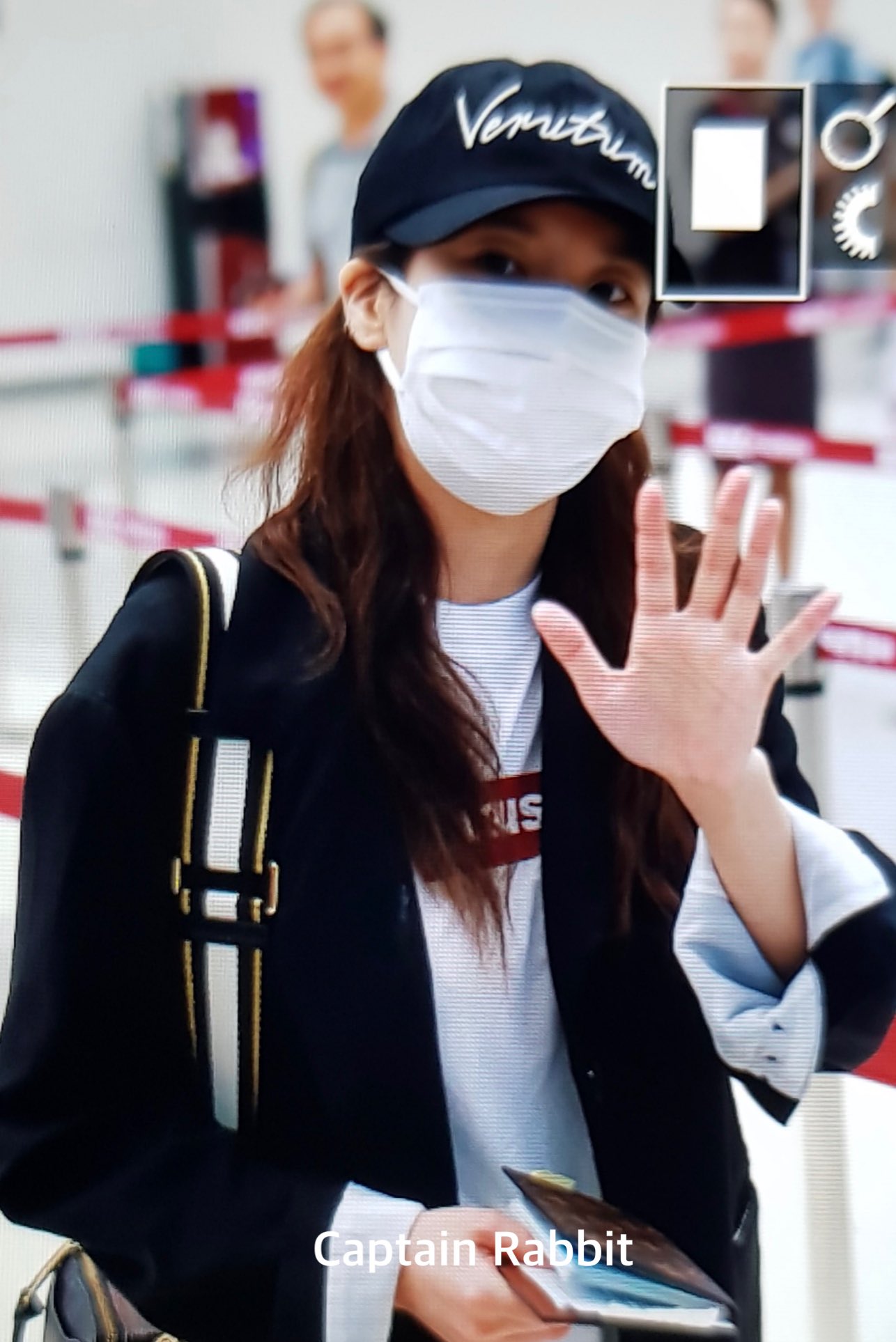 Captain Rabbit🐰 On Twitter 190807 Gmp 출국 은비 미보유국 😢😭 Izone 아이즈원 アイズ