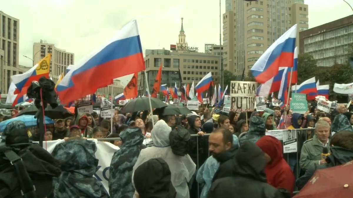A Thread from @AFP: "VIDEO: Thousands of Russian opposition supporters ...
