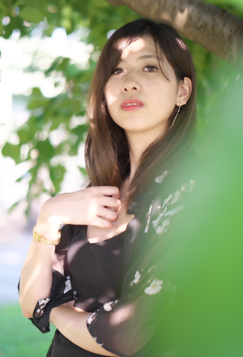 かなぶん on Twitter: "モデル：芹澤潤さん @jun_srzw 8/10 ODAIBA撮影会より 木の葉の前ボケ、たまにチャレンジするけど わずかな風で揺れたりして、なかなか難しい ...