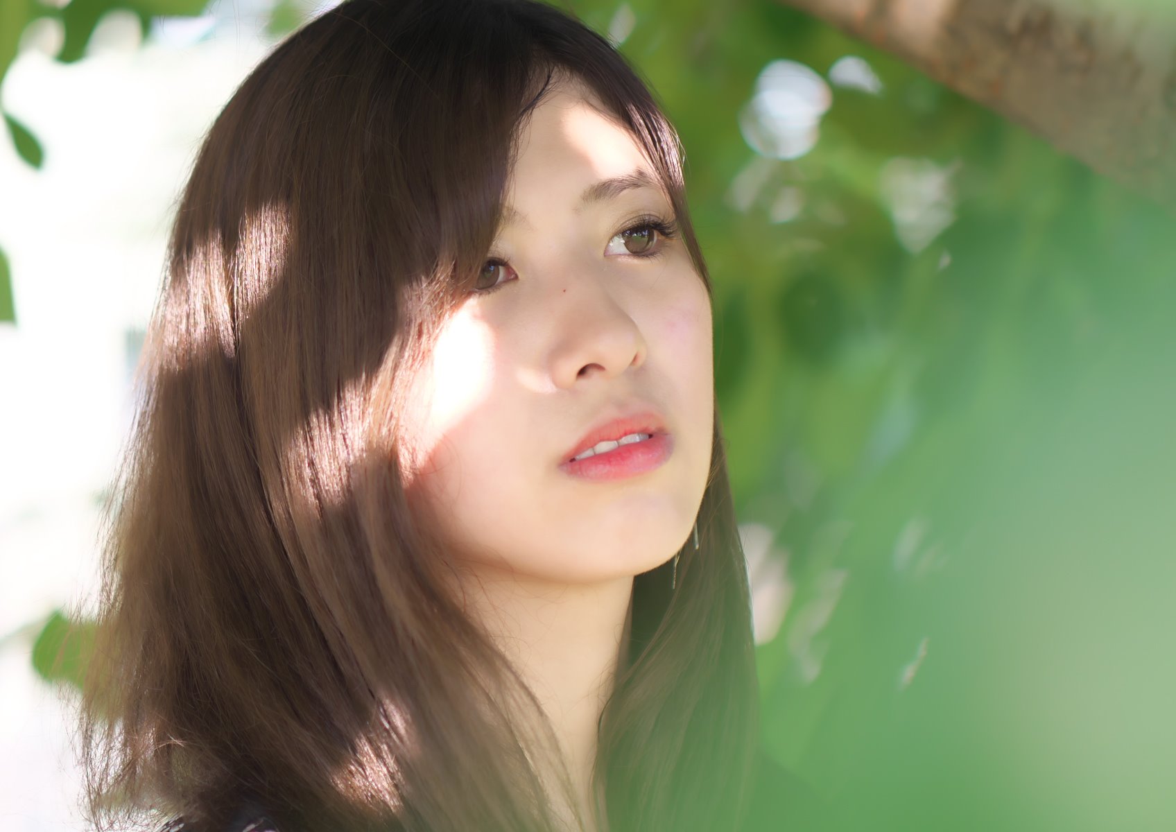 かなぶん on Twitter: "モデル：芹澤潤さん @jun_srzw 8/10 ODAIBA撮影会より 木の葉の前ボケ、たまにチャレンジするけど わずかな風で揺れたりして、なかなか難しい ...