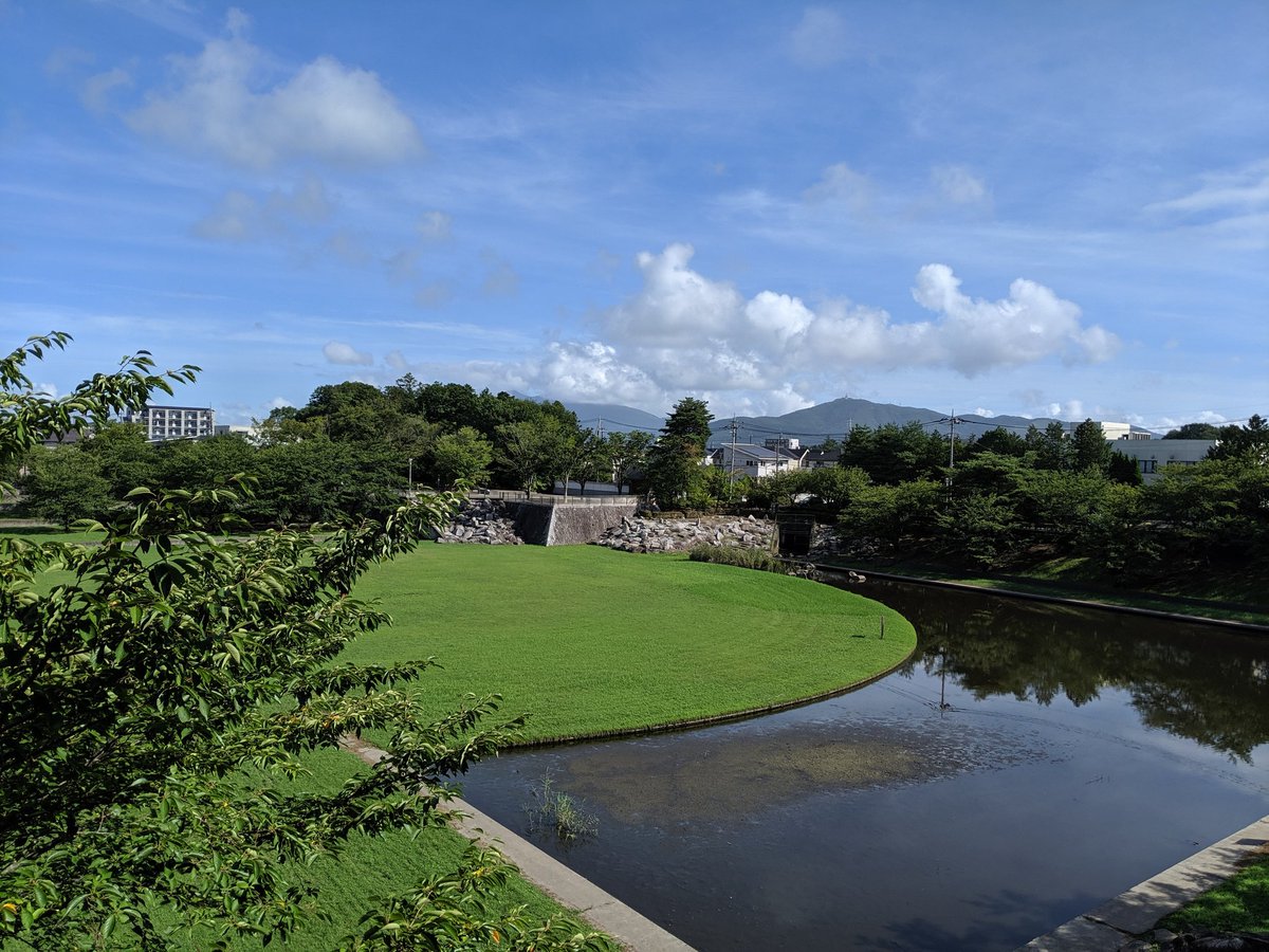 orefolder on Twitter: "おはようございます。8月5日(月)晴れ。こんなすっきりした青空、久しぶりかも。いや、暑いんだけどね。 朝から5kmほどジョグしてきてそのあとの散歩 ...