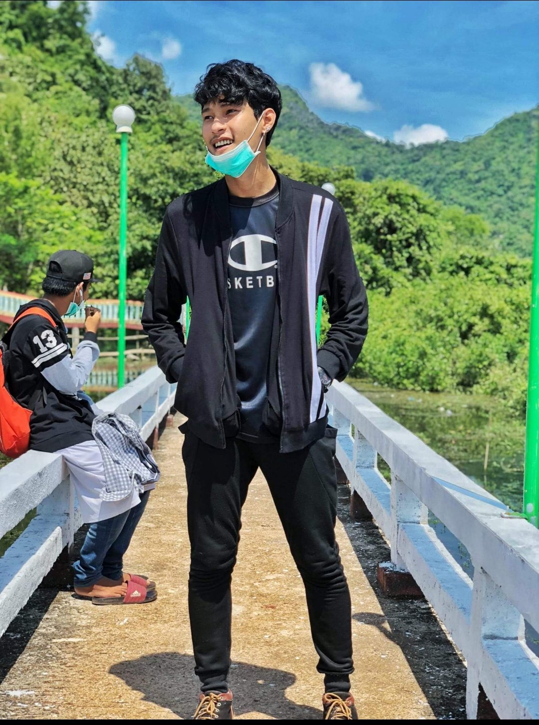 Htoo Myat Linn (@ThuRaKyawMyint3) / Twitter