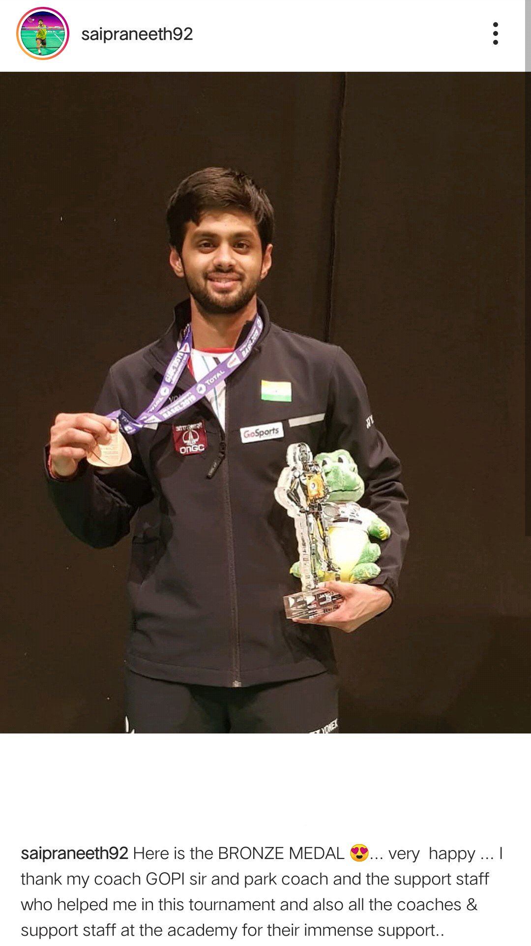 Badminton Talk on Twitter: "The Bronze Medalists. Sai Praneeth B. And Kantaphon Wangcharoen! Gun ...