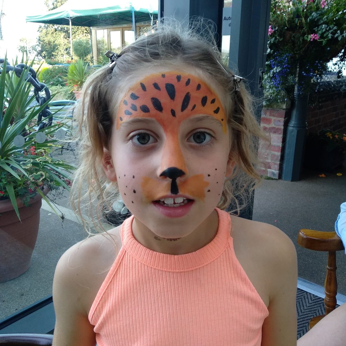 Daisy Design Face Painting