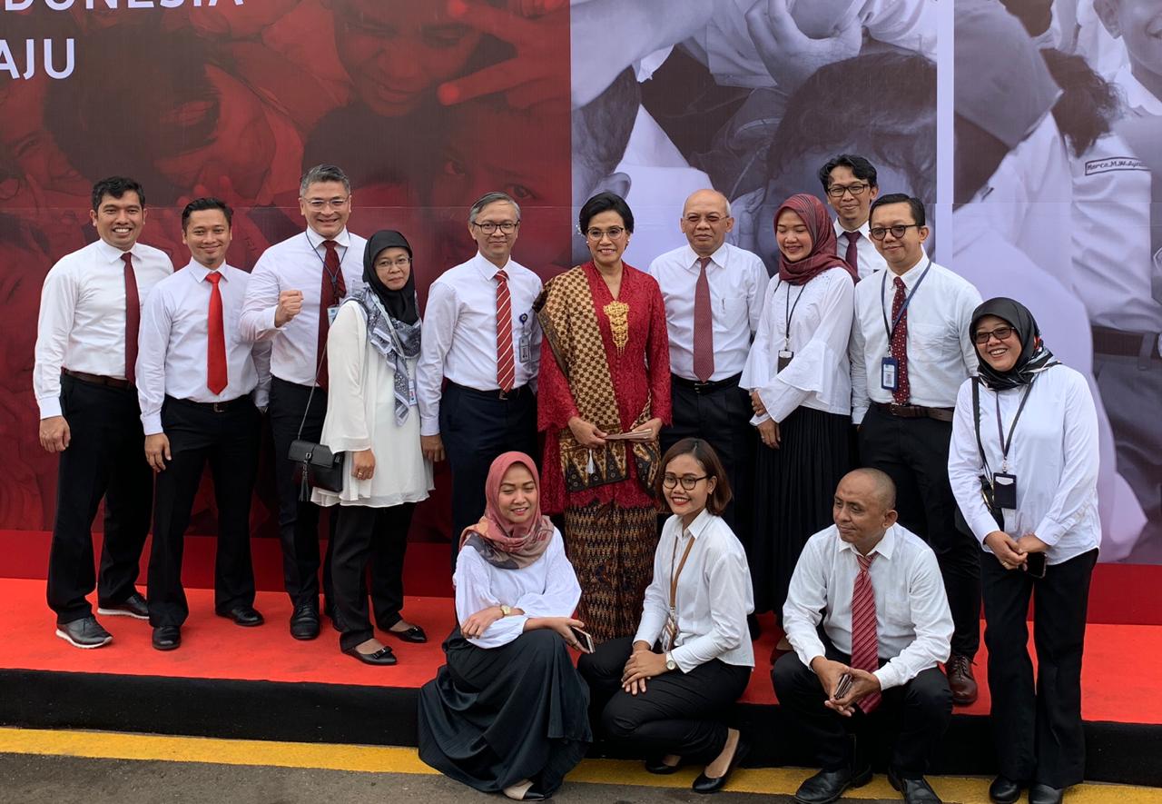 Aries Setiadi on Twitter: "SKSSK++ team celebrating #HUTRI74TH with the Finance Minister https ...