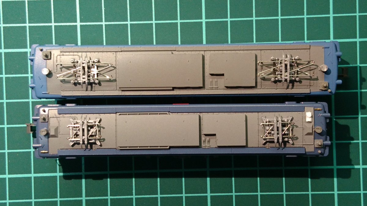 yukemuri_works on Twitter: "今回はKATOのEF65PF新旧貨物色を並べてみました 右または上が3019-6、1000番台前期形JR貨物色 左または下が3061-4 ...