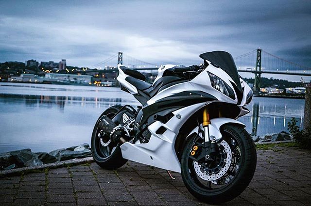 Yamaha R6 White Wallpaper
