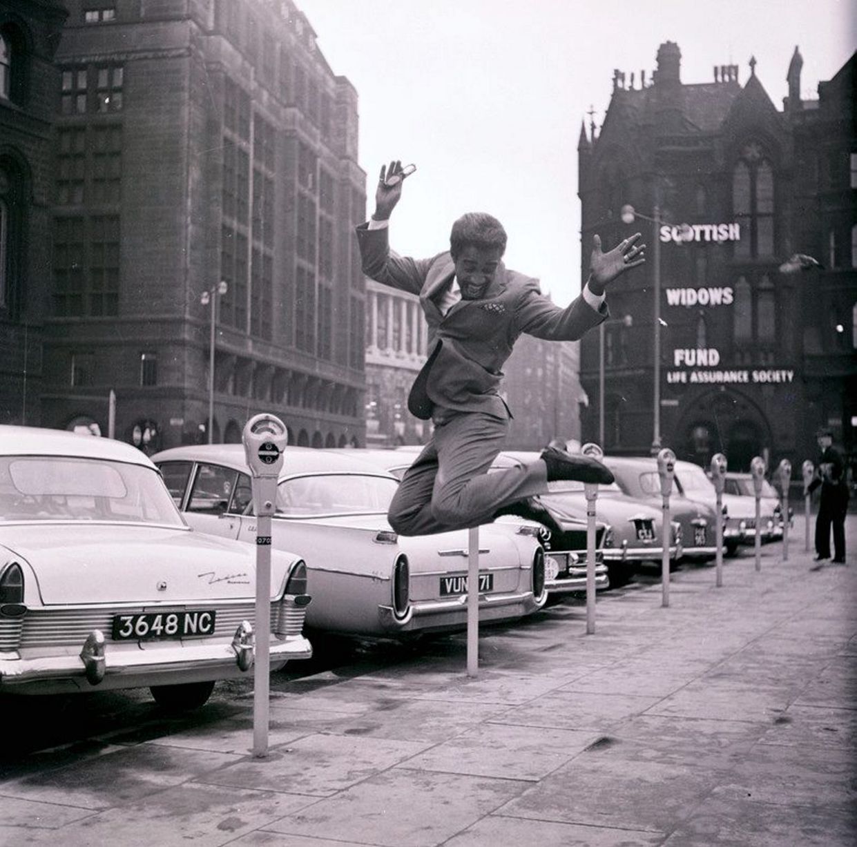 Flashbak.com on Twitter: "Sammy Davis Jnr outside Piccadilly station, Manchester, 9th October ...