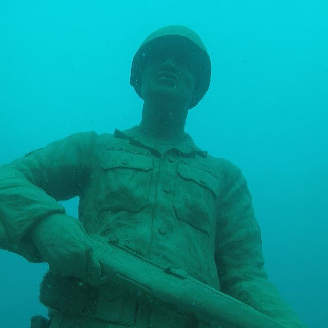 Flagfrog on Twitter: "สหรัฐฯเปิดตัว Circle of Heroes “อนุสรณ์ทหารผ่านศึกใต้น้ำ” แห่งแรกของประเทศ ...