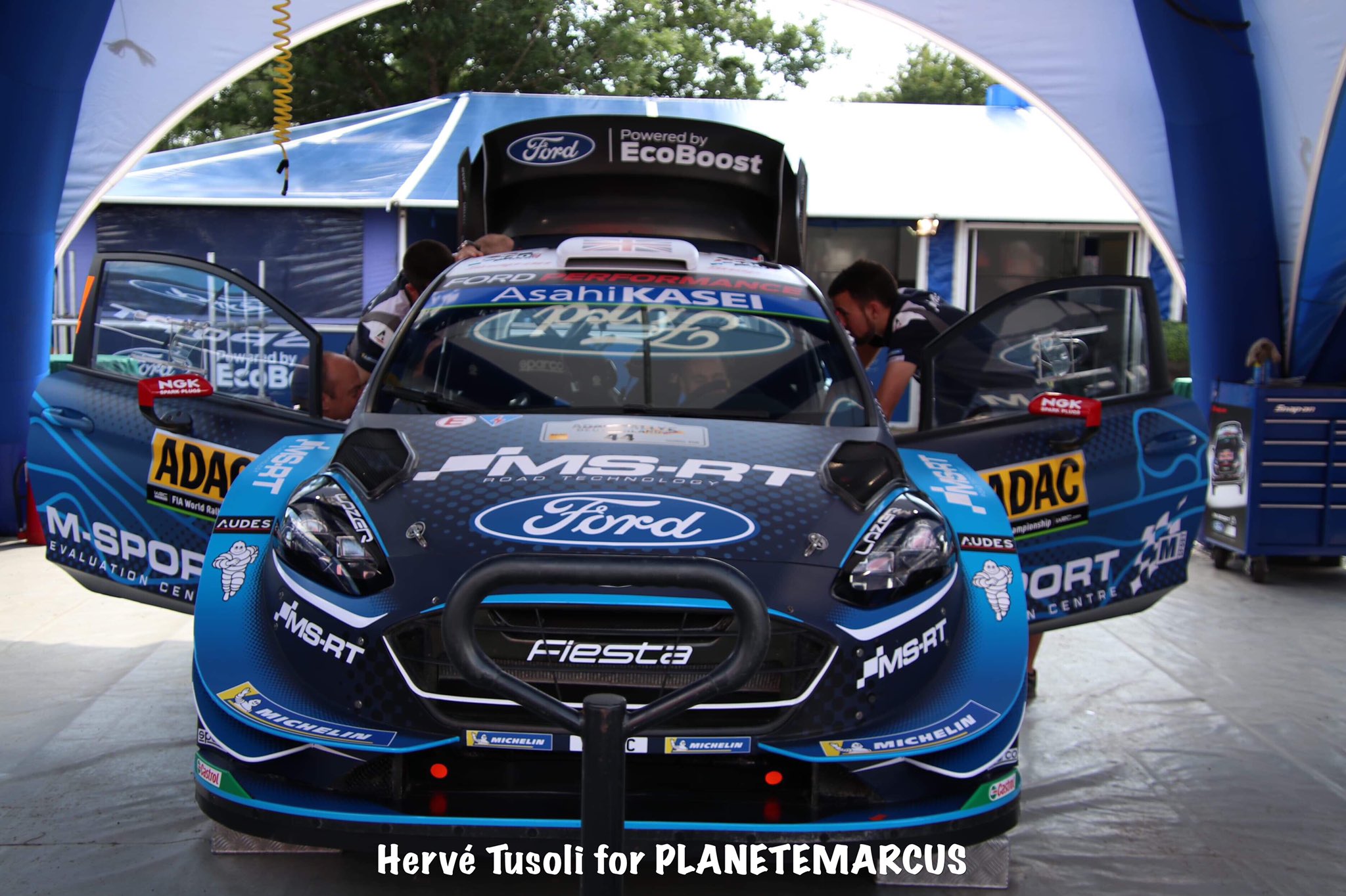 Planetemarcus on Twitter: "Tarmac is back 💥‼️ #DeutschlandRallye Service Park : Toyota / Hyundai ...