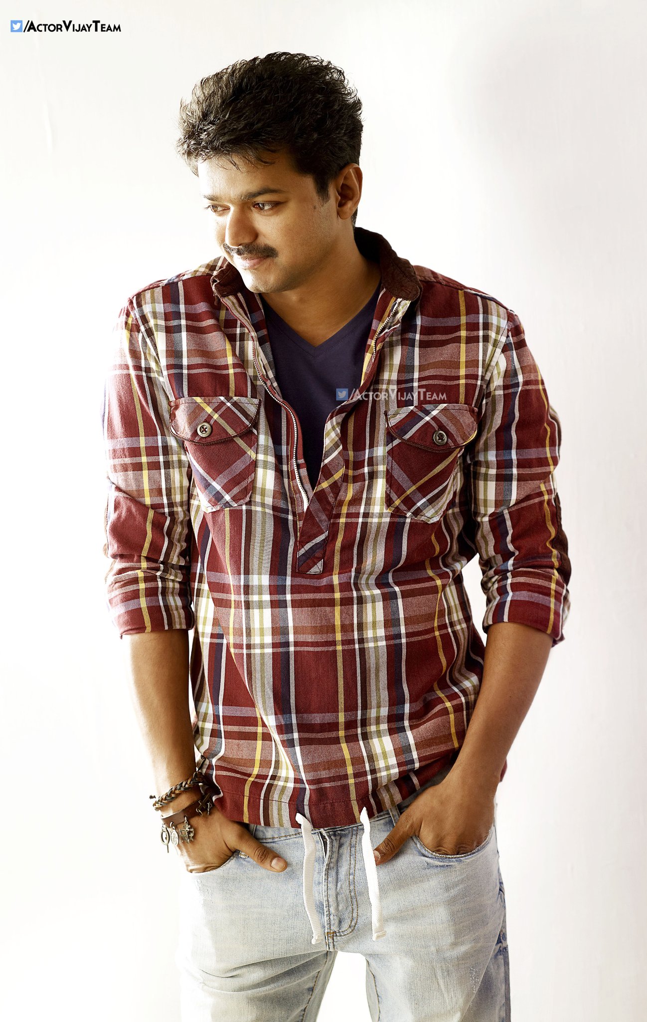 Ilayathalapathy Vijay Stills In Thalaiva