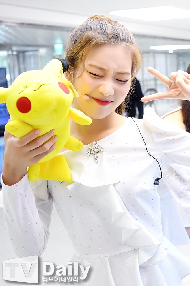 💫 Orrery/nim 🔀 on Twitter: "More from tvdaily #SORIBADA_LOONA https://t.co/H2CbYVyH5I" / Twitter