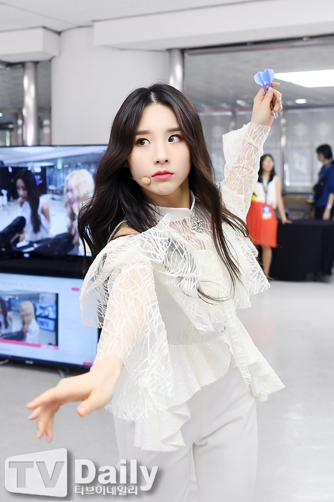 💫 Orrery/nim 🔀 on Twitter: "More from tvdaily #SORIBADA_LOONA https://t.co/H2CbYVyH5I" / Twitter