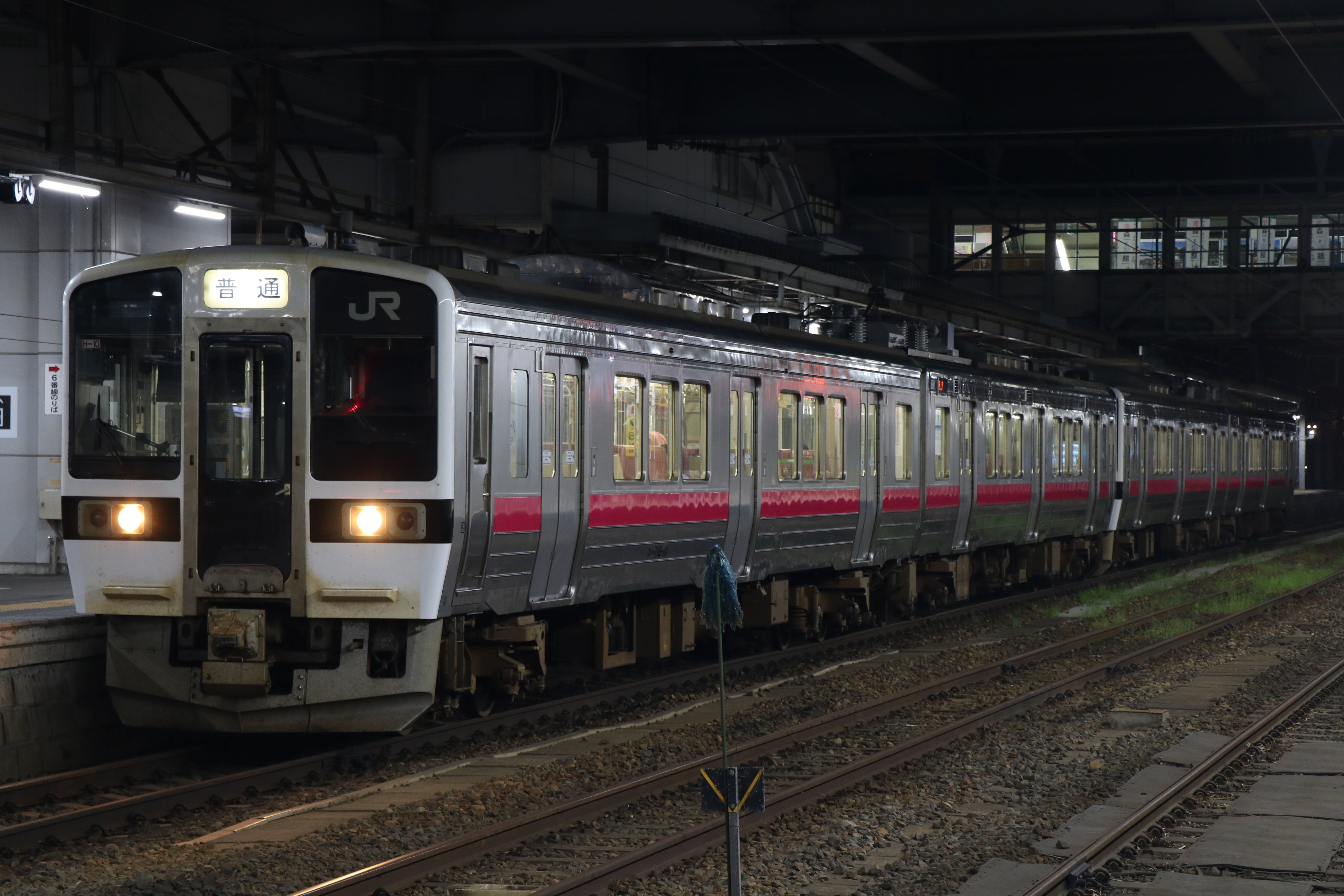 高タカ on Twitter: "8/12撮影 2965M 阿武急8100形A-11+A-3編成 571M E721系P-21+P-**+701系F2-22編成 227M E721系P4-5 ...