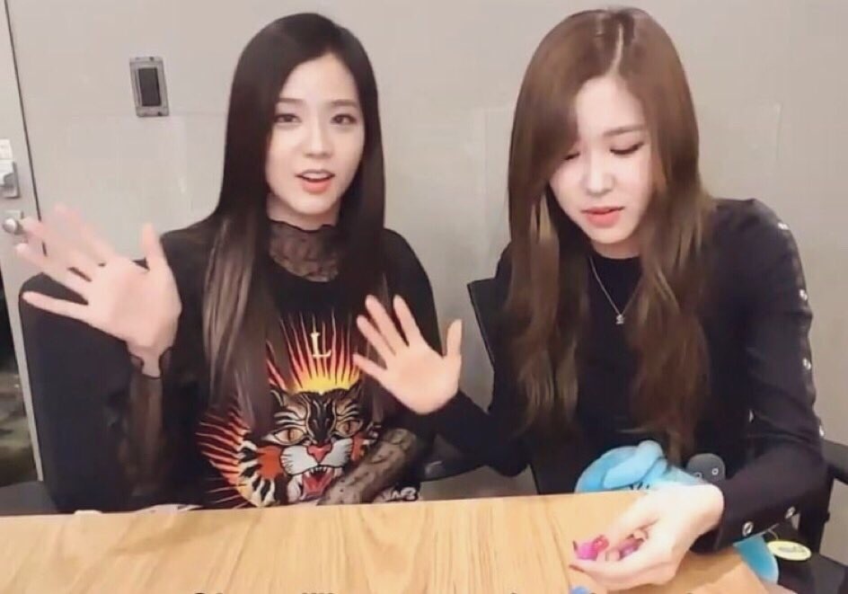 Lisa Hands's Instagram, Twitter & Facebook on IDCrawl