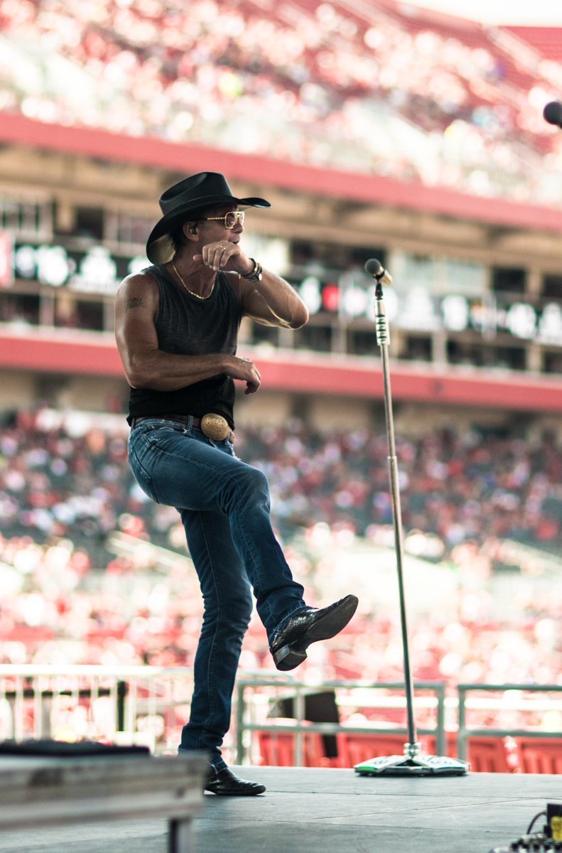 Andy Defrancesco: Tampa @Buccaneers fans really brought the heat today ...