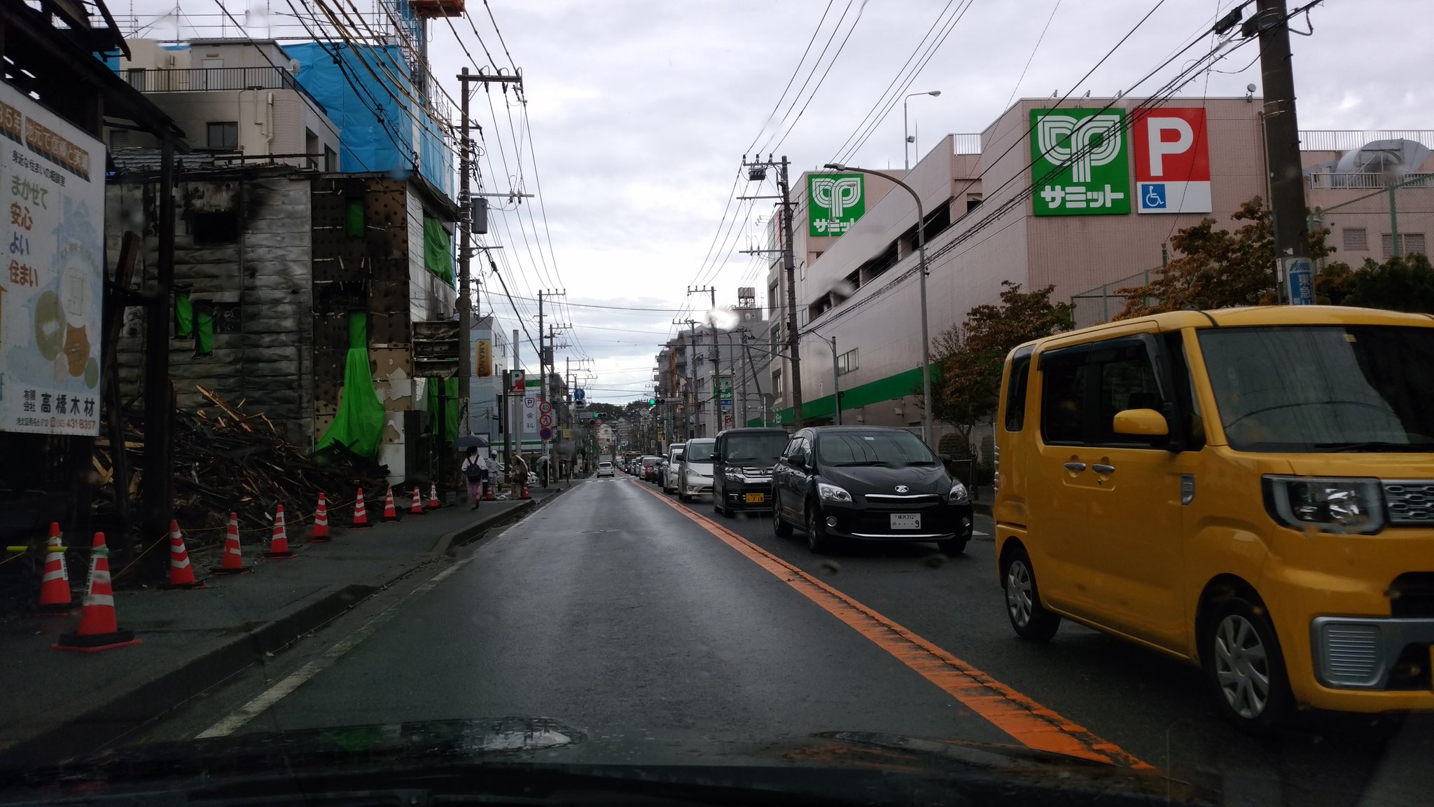 福地しげる(横浜市議・自民党) On Twitter 綱島街道、東京方面渋滞中。 ご注意下さい。 電車運休のあおりでしょう。 渋滞 綱島街道 電車運休