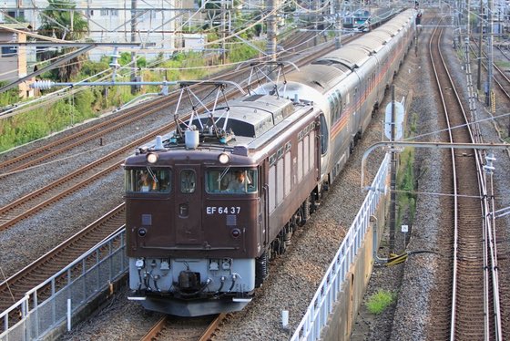 ⭐️北鉄局💫 on Twitter: "3年前の今日は… 9011ﾚ カシオペア信州 EF64 37+E26系x12 2016.09.07 #EF6437 #カシオペア信州…