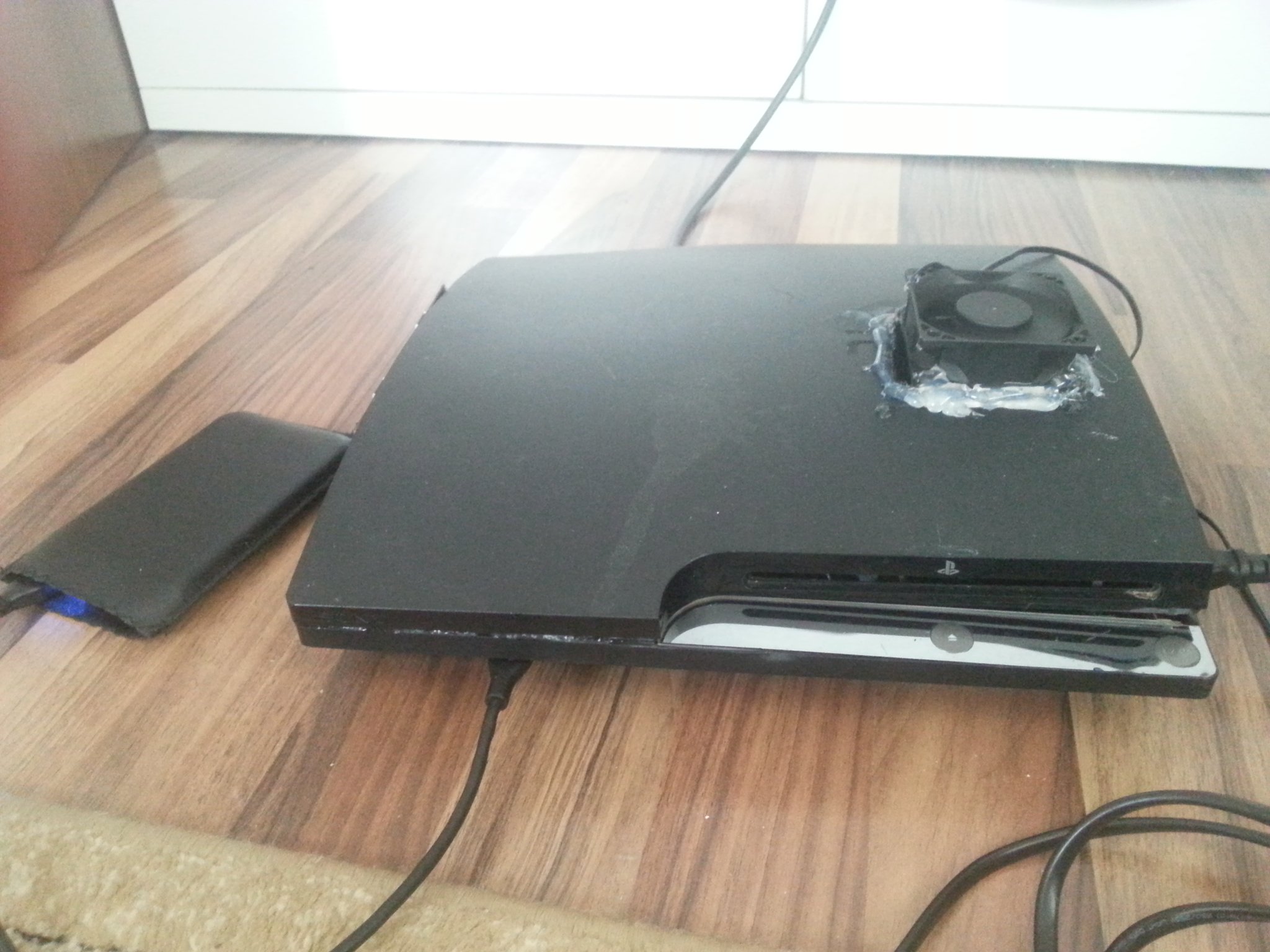 StarMelter on Twitter: "Thought if my brother brought me a PS3 to play but actually is a PS4 ...