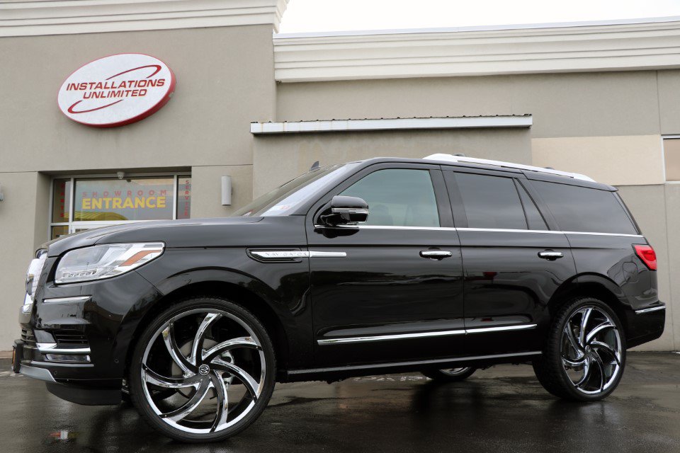 Navigator On 28 Inch Rims