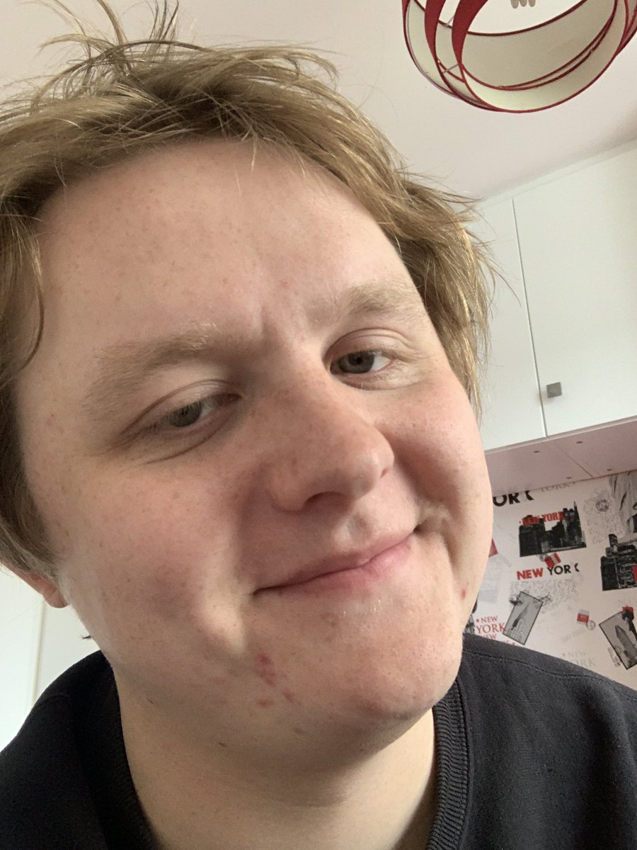 Robyn Mills's Instagram, Twitter & Facebook on IDCrawl