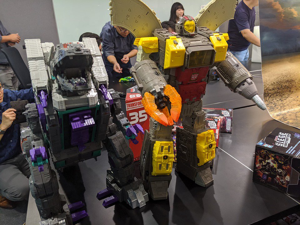 Trypticon Vs Omega Supreme