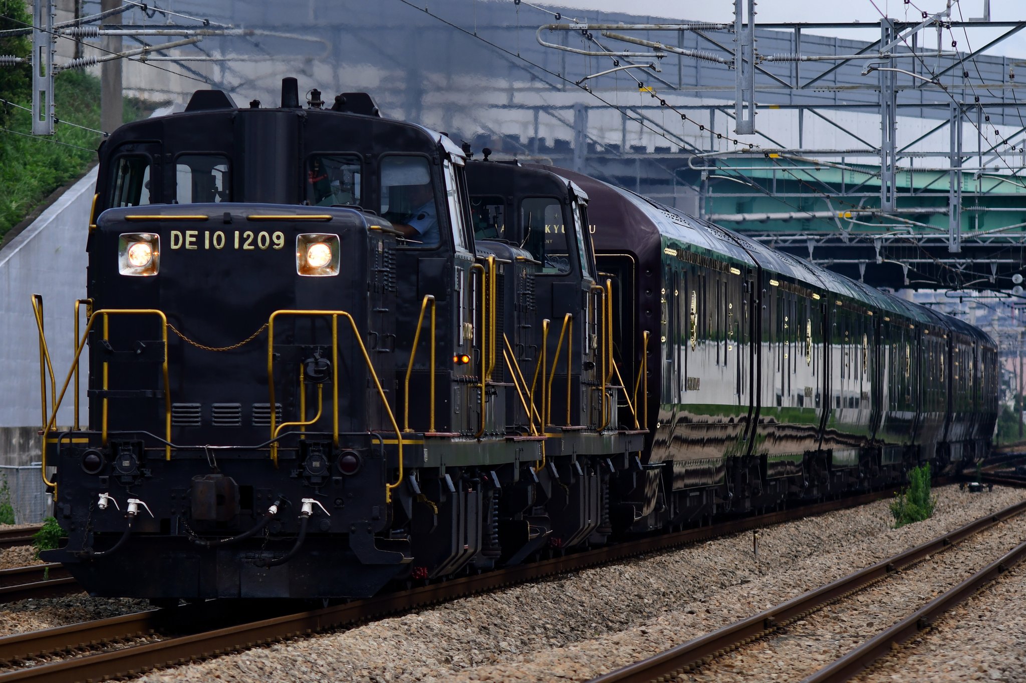 あおいち on Twitter: "2019/8/31 DE10 1209＋DE10 1756＋PC77 @大宰府信 先週大サロを引いたコンビが今度はななつ星を代走 今度はいつまでやるんやろ ...